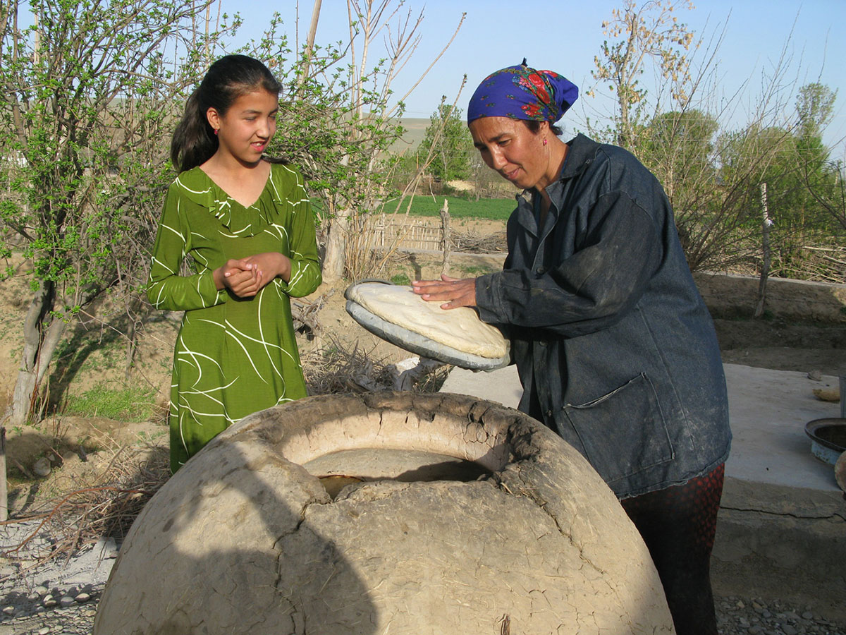 Baking Bread in Turkmenistan | World Quilts: The Central Asian Story